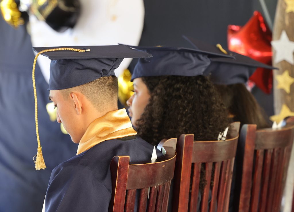 Un Mejor Futuro para Nuestros Graduandos - La Casa de mi Padre